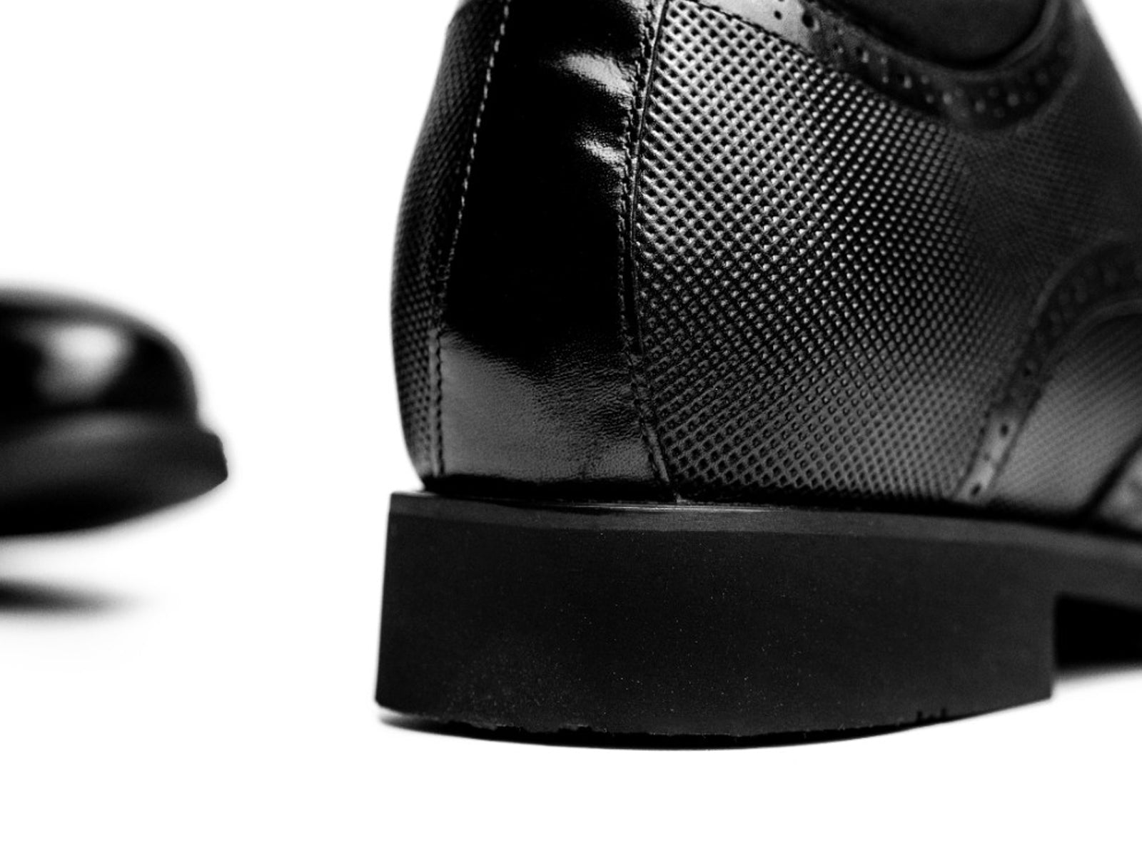 Leon (2.75") | Height Boosting Smart Shoes | Conzuri